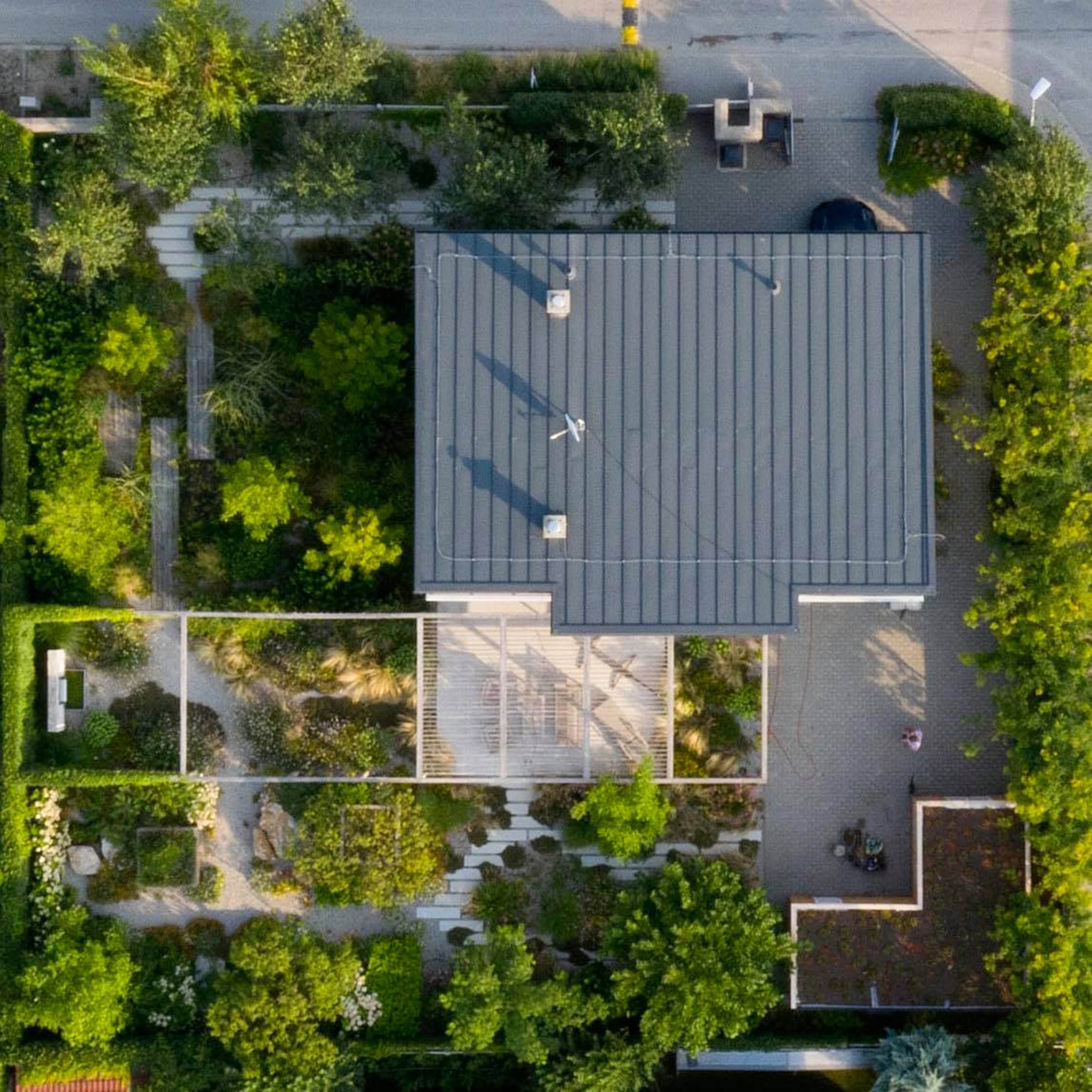 Rozmanitá záhrada, Rovinka | Archinfo.sk