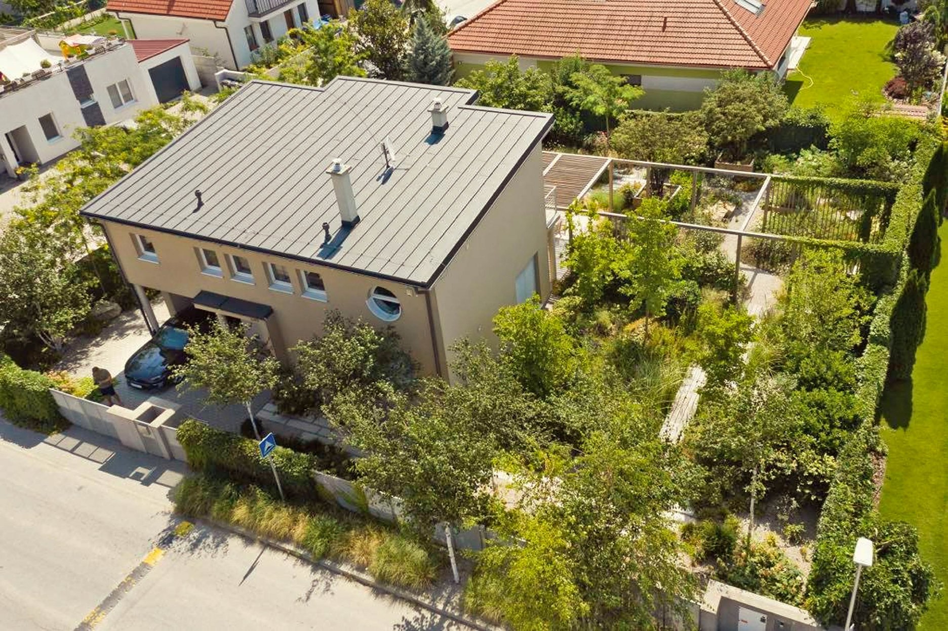 Rozmanitá záhrada, Rovinka | Archinfo.sk