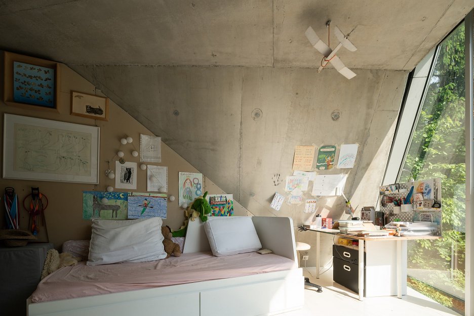 Dom vo svahu, Pernek | Archinfo.sk