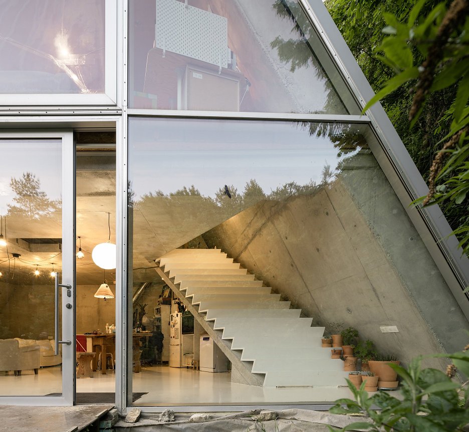 Dom vo svahu, Pernek | Archinfo.sk