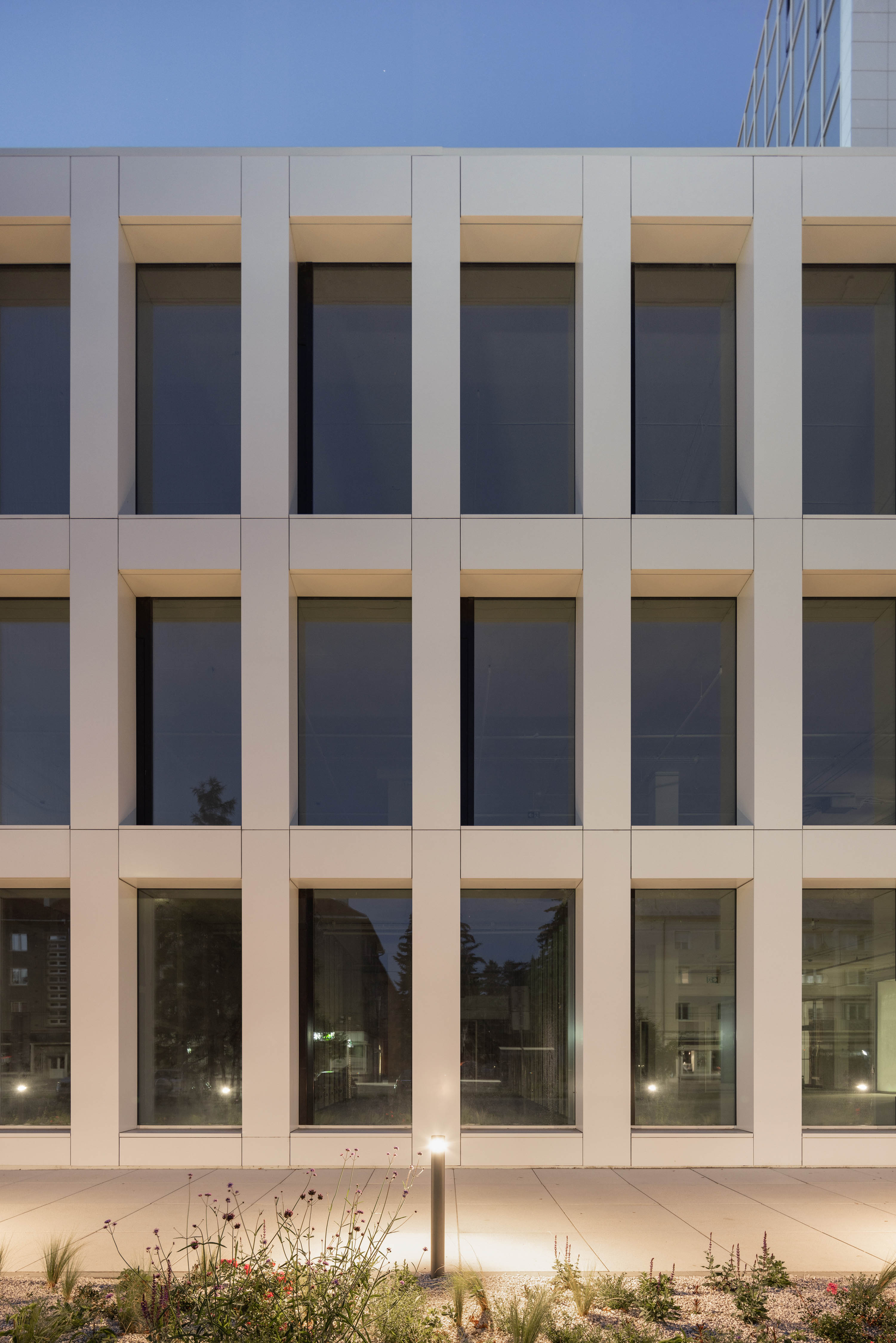 Interpolis Office Center - prestavba administratívnej budovy v Banskej Bystrici | Archinfo.sk