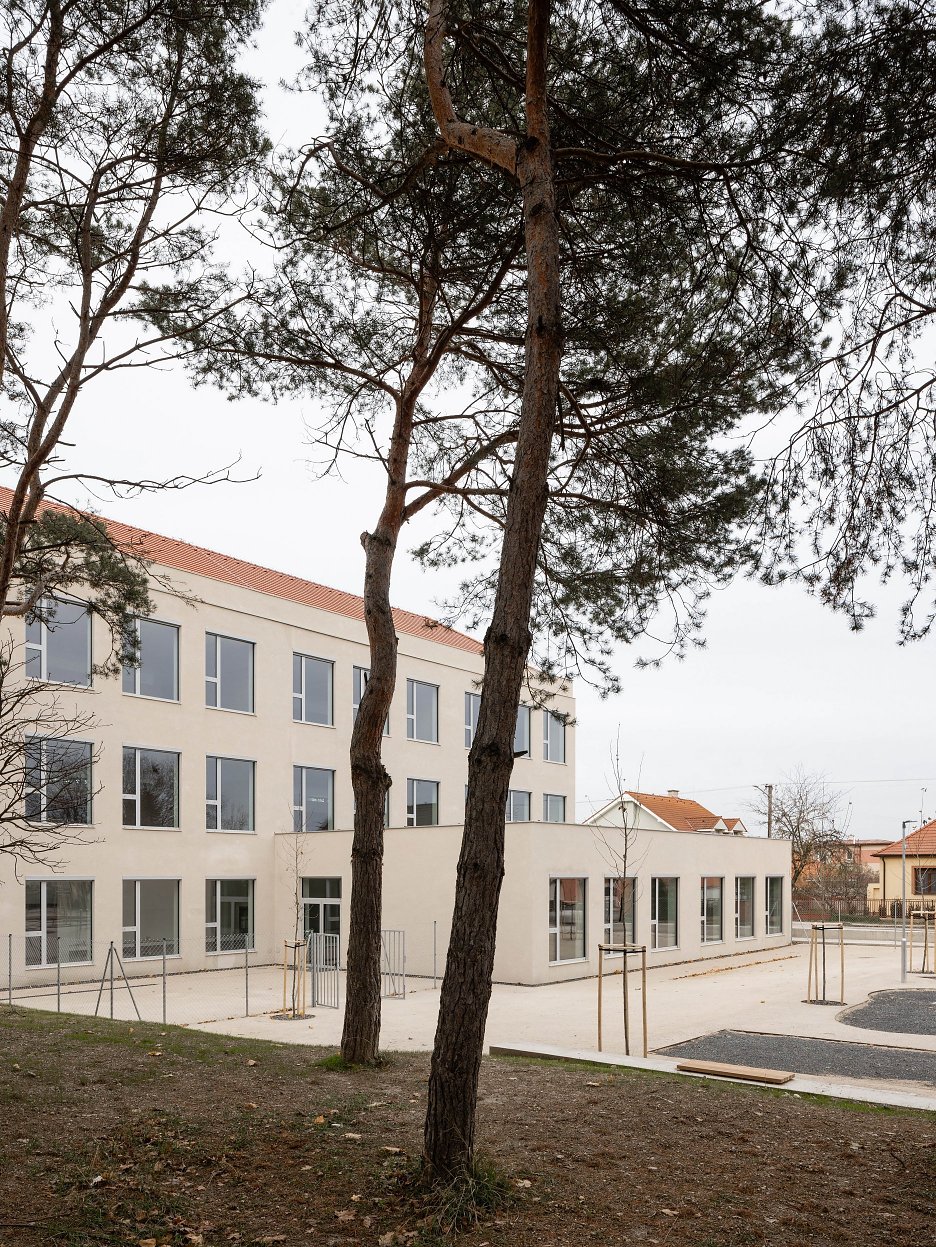 Dostavba základnej školy v Bernolákove | Archinfo.sk