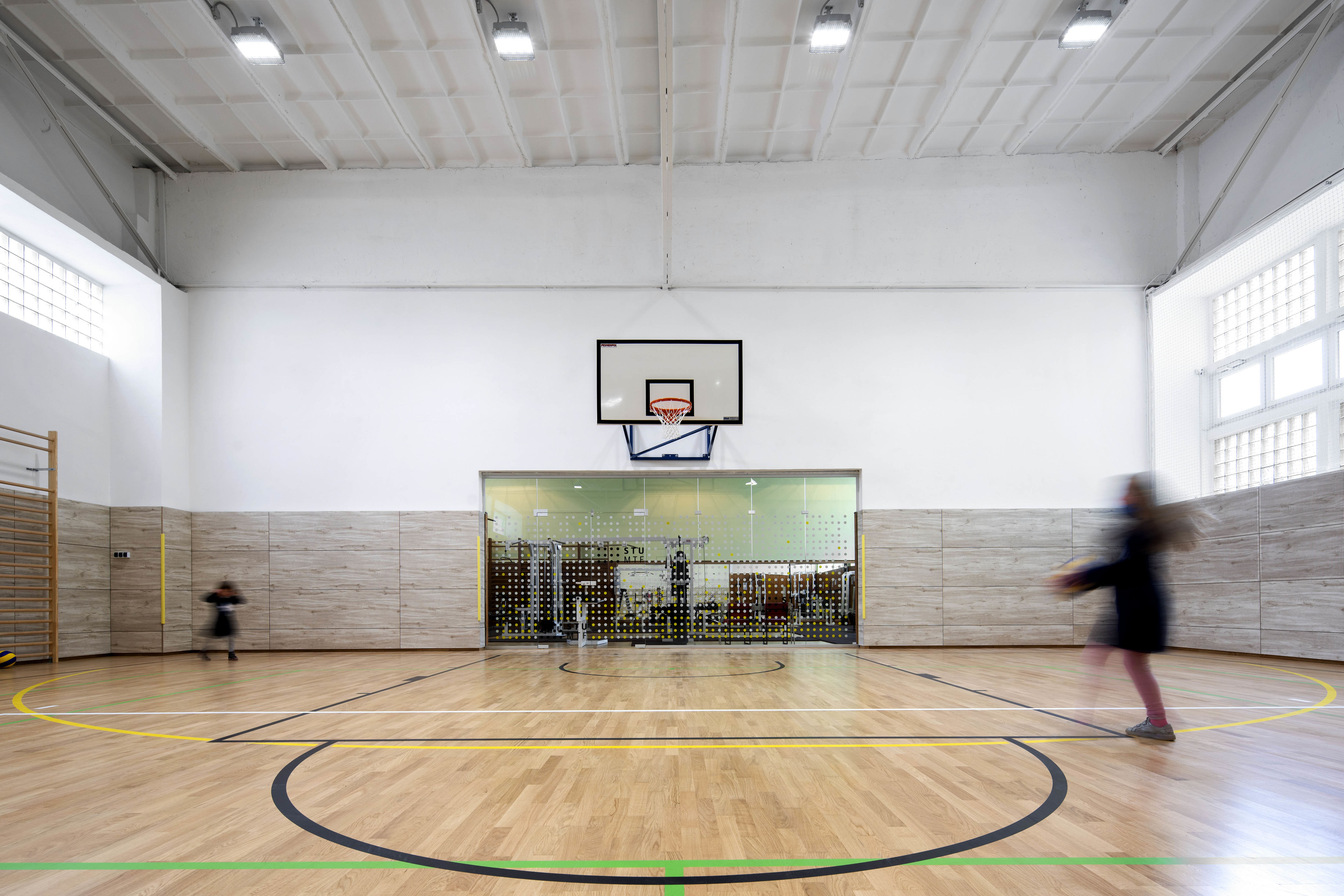 Rekonštrukcia interiéru telocvične MTF STU, Trnava | Archinfo.sk
